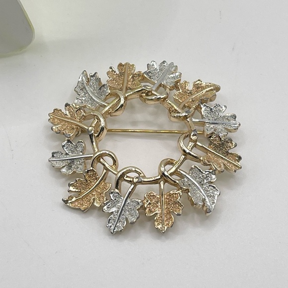 Sarah Coventry | Jewelry | Vintage Sarah Cov Signed Leaf Gold Silver ...